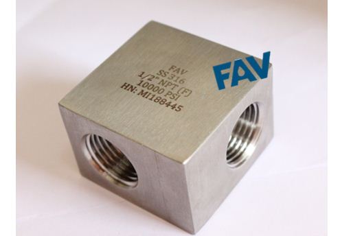 Block Cross 10000 psi High Pressure , 700 Bars in NPT and BSP