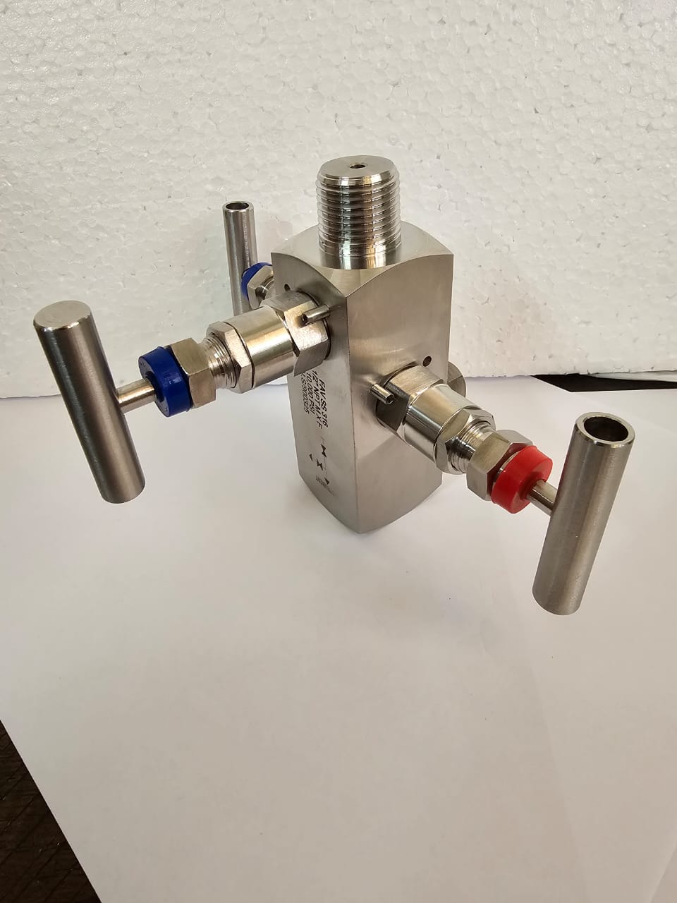 2 Way Double Block and Bleed Valve , Needle Type